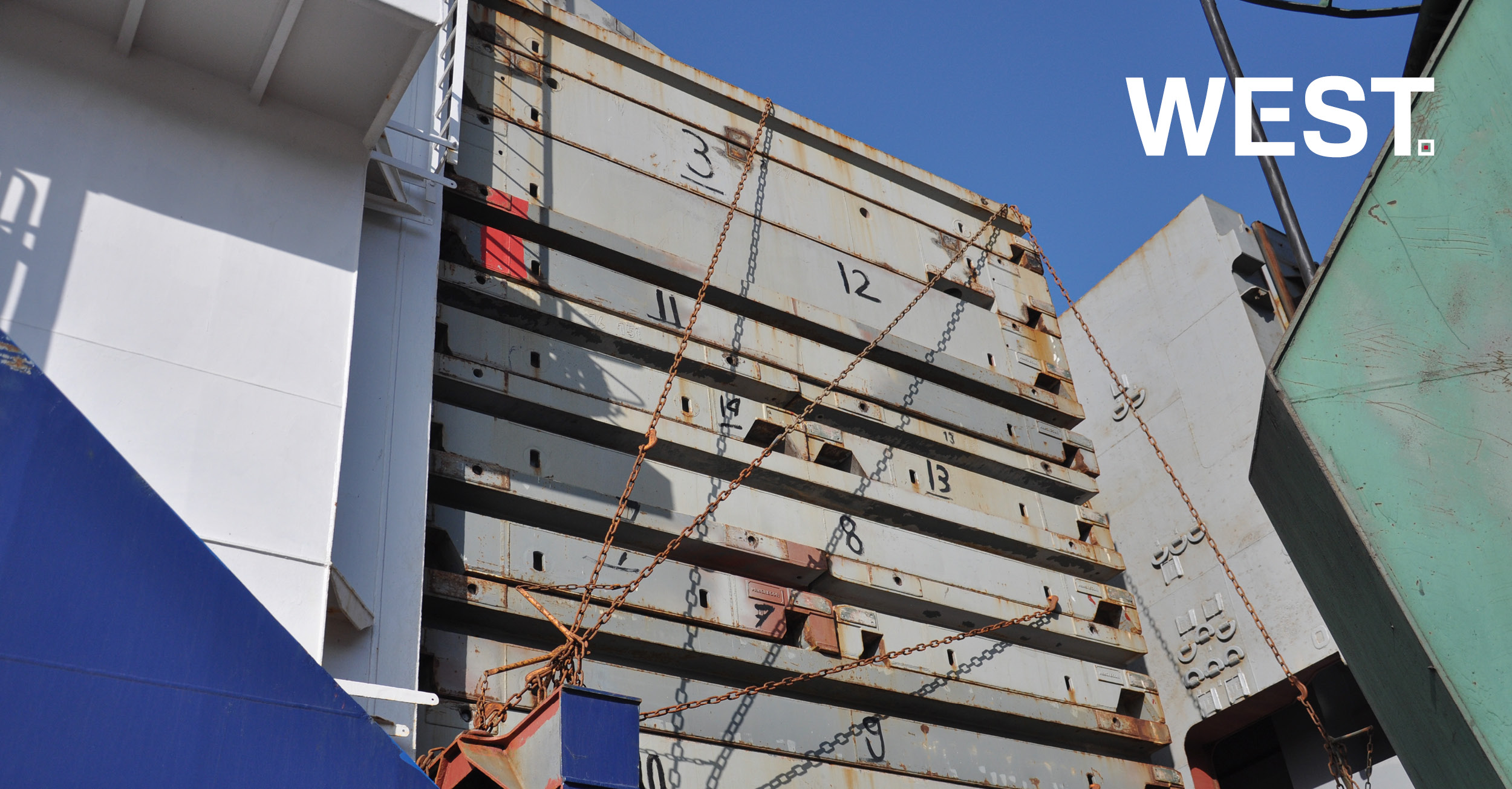Cargo Hold Pontoon Handling Operations